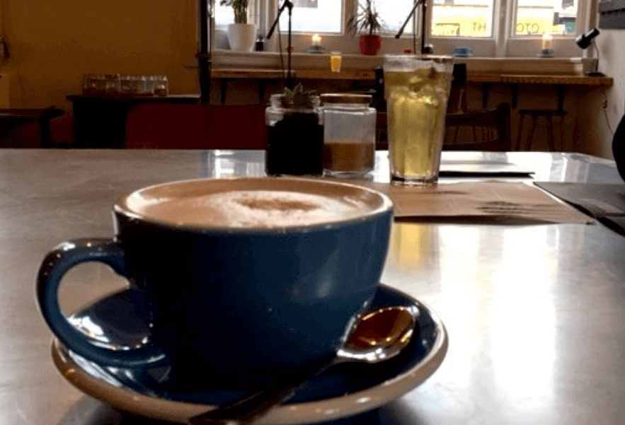 Meneka Das Dating Boyfriend Or Married? Net Worth | VergeWiki