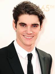 Rj Mitte Dating Girlfriend With Age Gap 14 Years. Net Worth Is Shocking ...