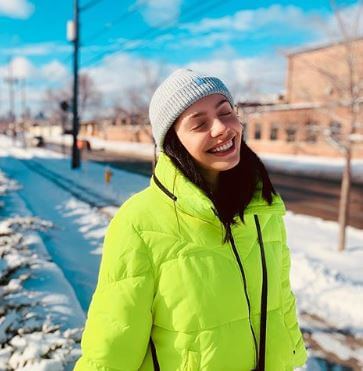 Talitha Stone - The Truth About Kayvan Novak Wife | VergeWiki