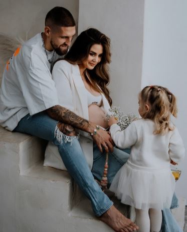 Alicia Andrich – Meet Stunning Wife Of Robert Andrich | VergeWiki