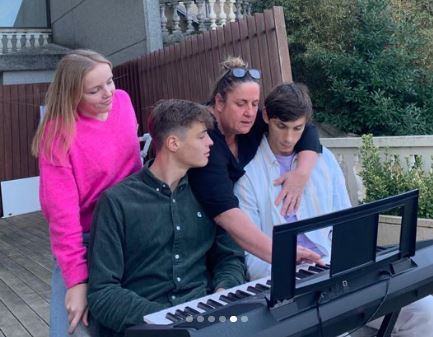 Robin Le Normand Rumored Girlfriend Sira Martinez | VergeWiki